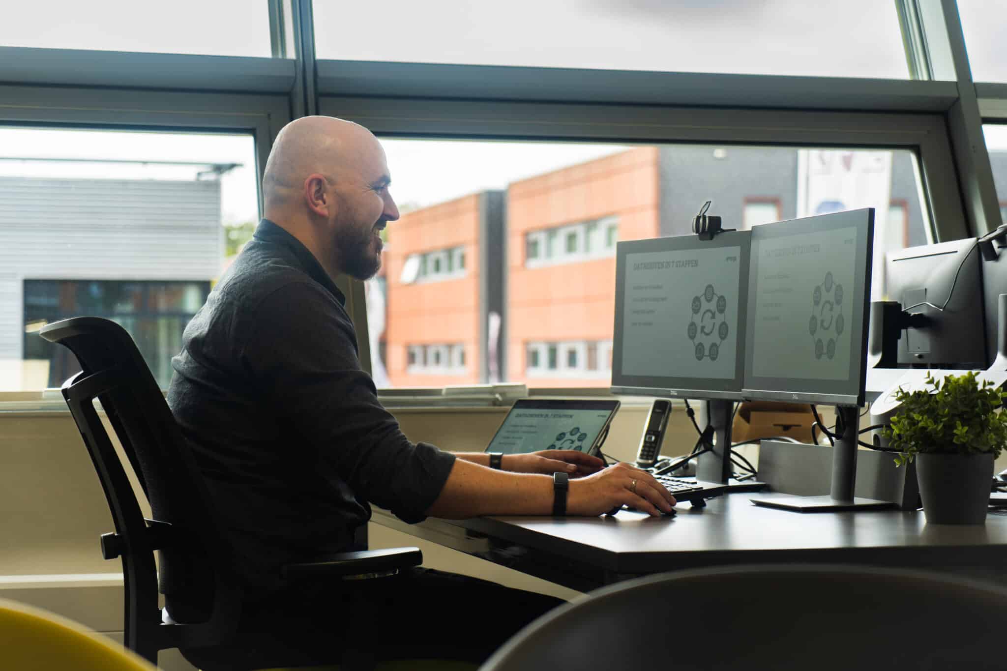 Download het Ebook 'van Dataplatform naar Datawaarde | E-mergo